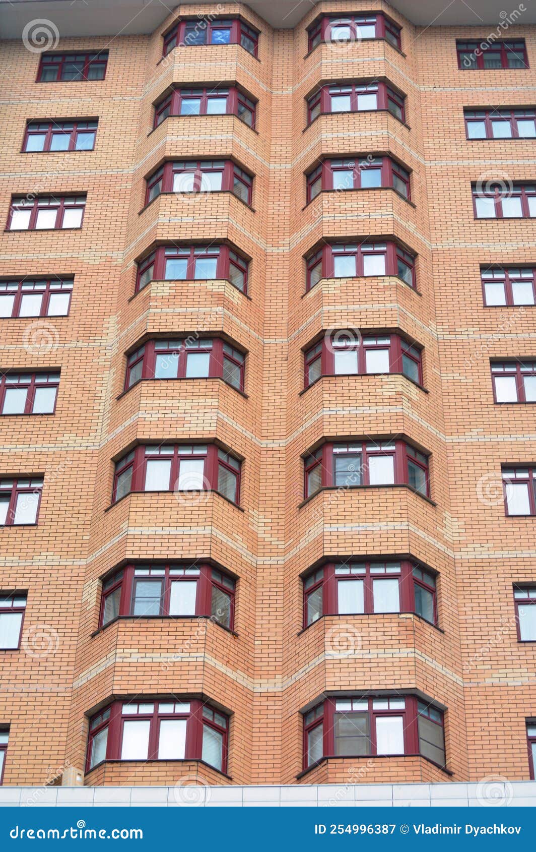 Skyscraper window cleaning stock image. Image of city - 254996387