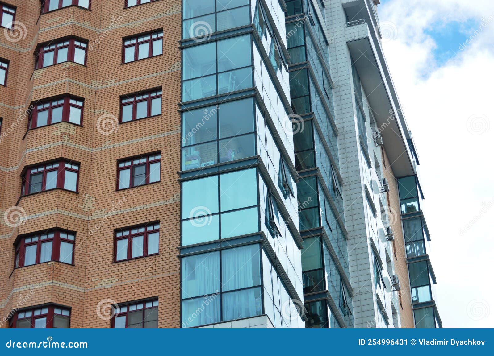 Skyscraper window cleaning stock image. Image of city - 254996431