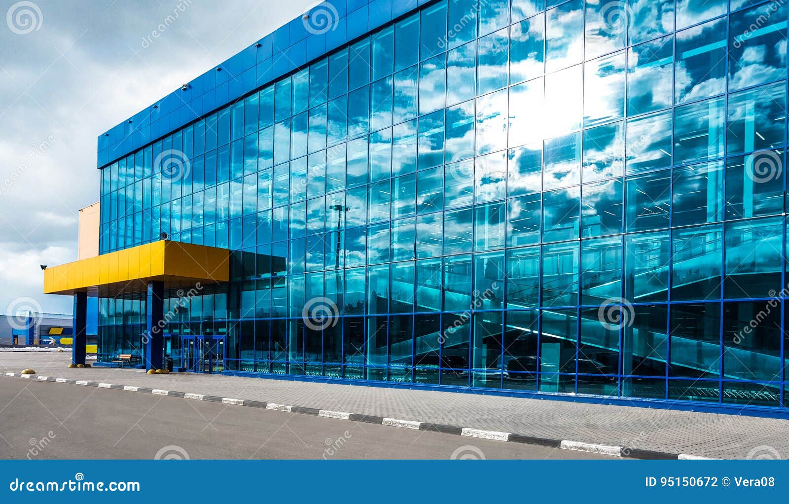Skyscraper Windows with Reflection of the Sky. Stock Photo - Image of ...