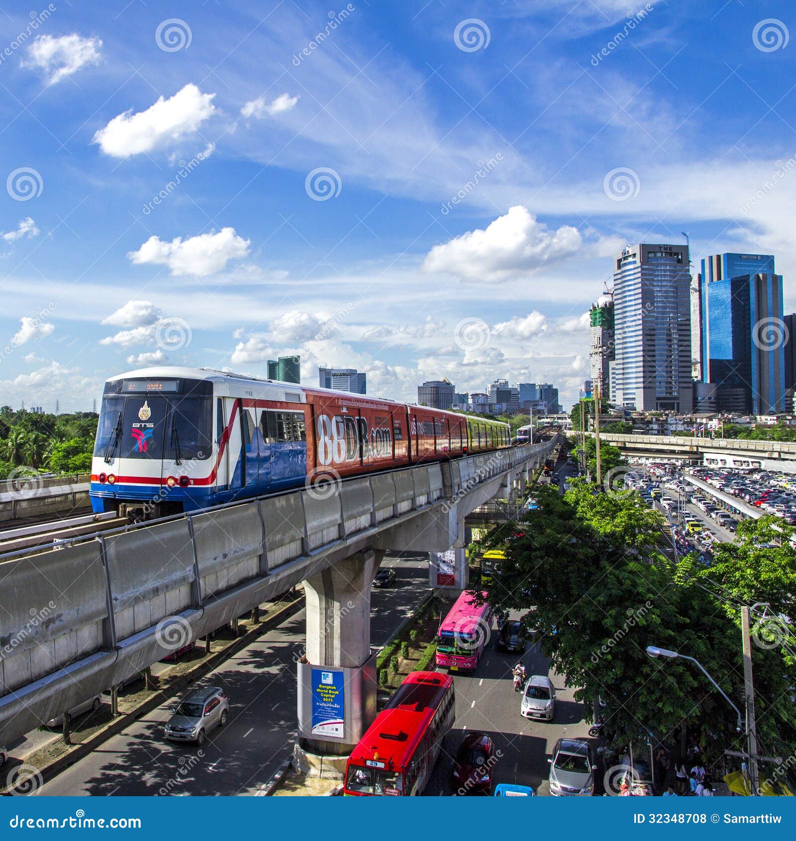 Skytrain fotografia stock editoriale. Immagine di traffico - 32348708