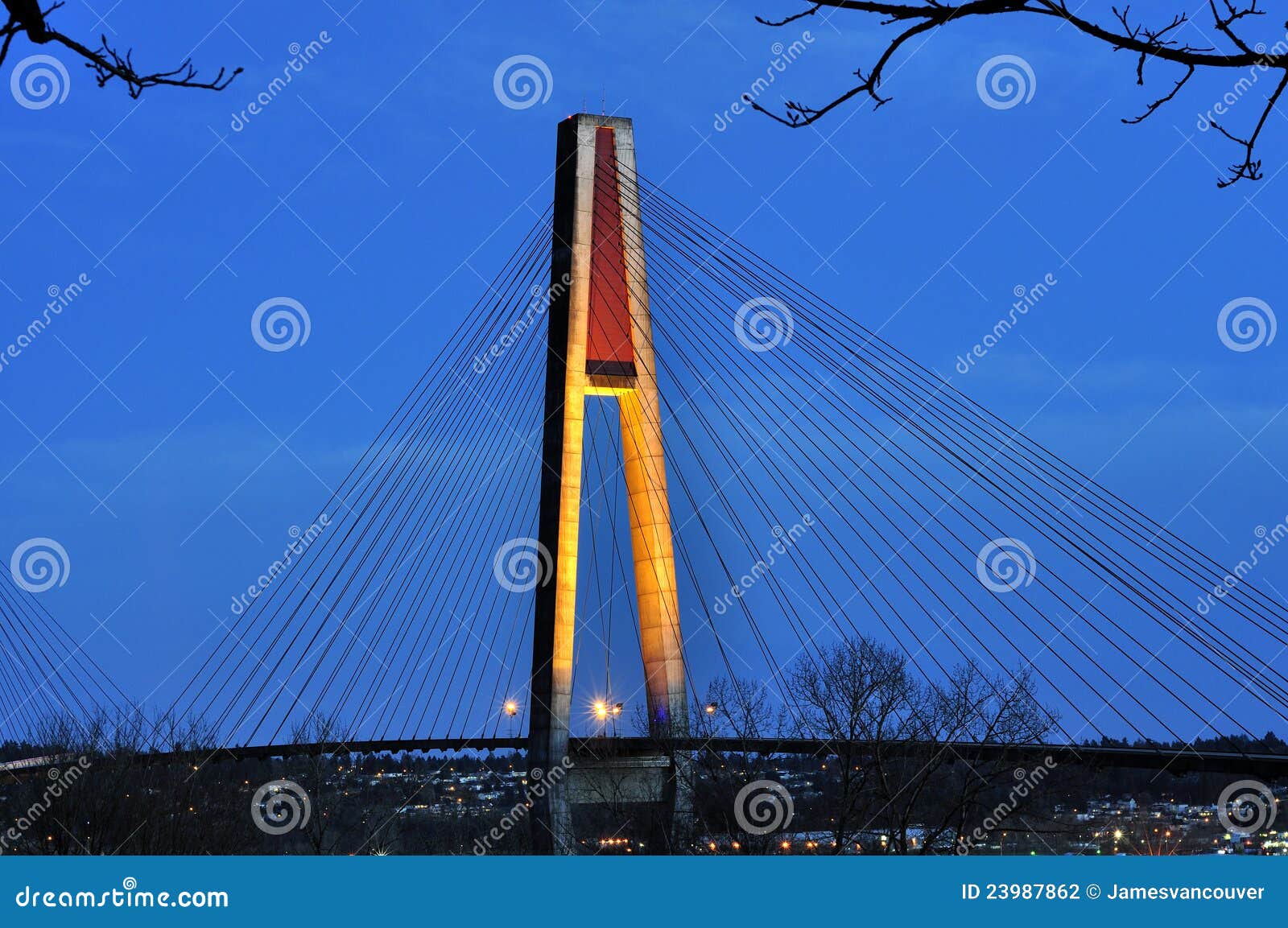 Skytrain Bridge at Twilight Stock Photo - Image of pier, skytrain: 23987862