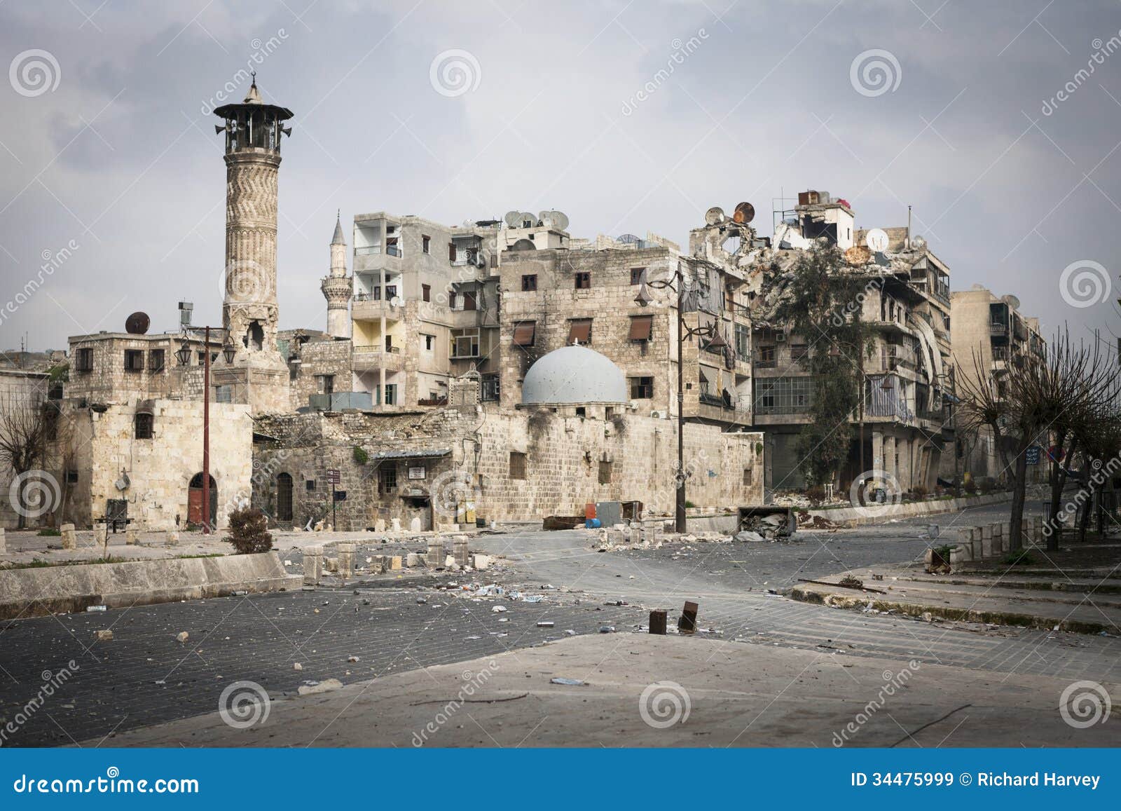 Slag Beschadigde Moskee Aleppo. Redactionele Stock Afbeelding - Image of oorlog, aleppo: 34475999