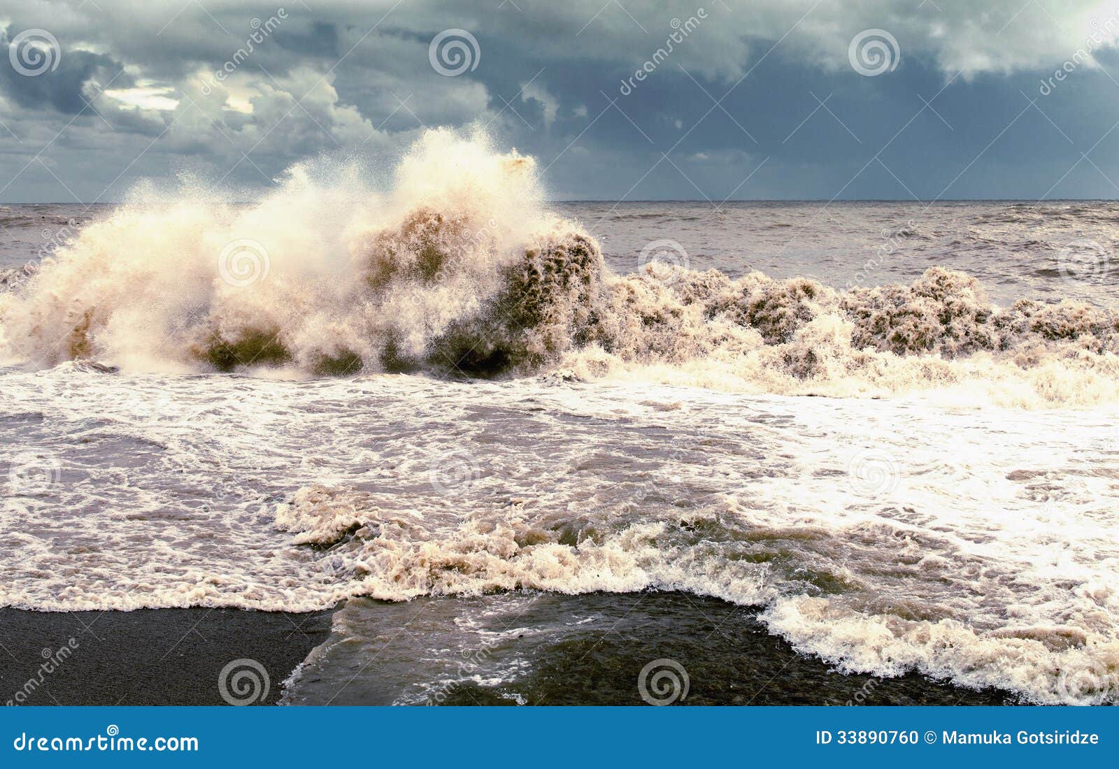 Slecht weer stock foto. Image of koude, motie, schuim - 33890760