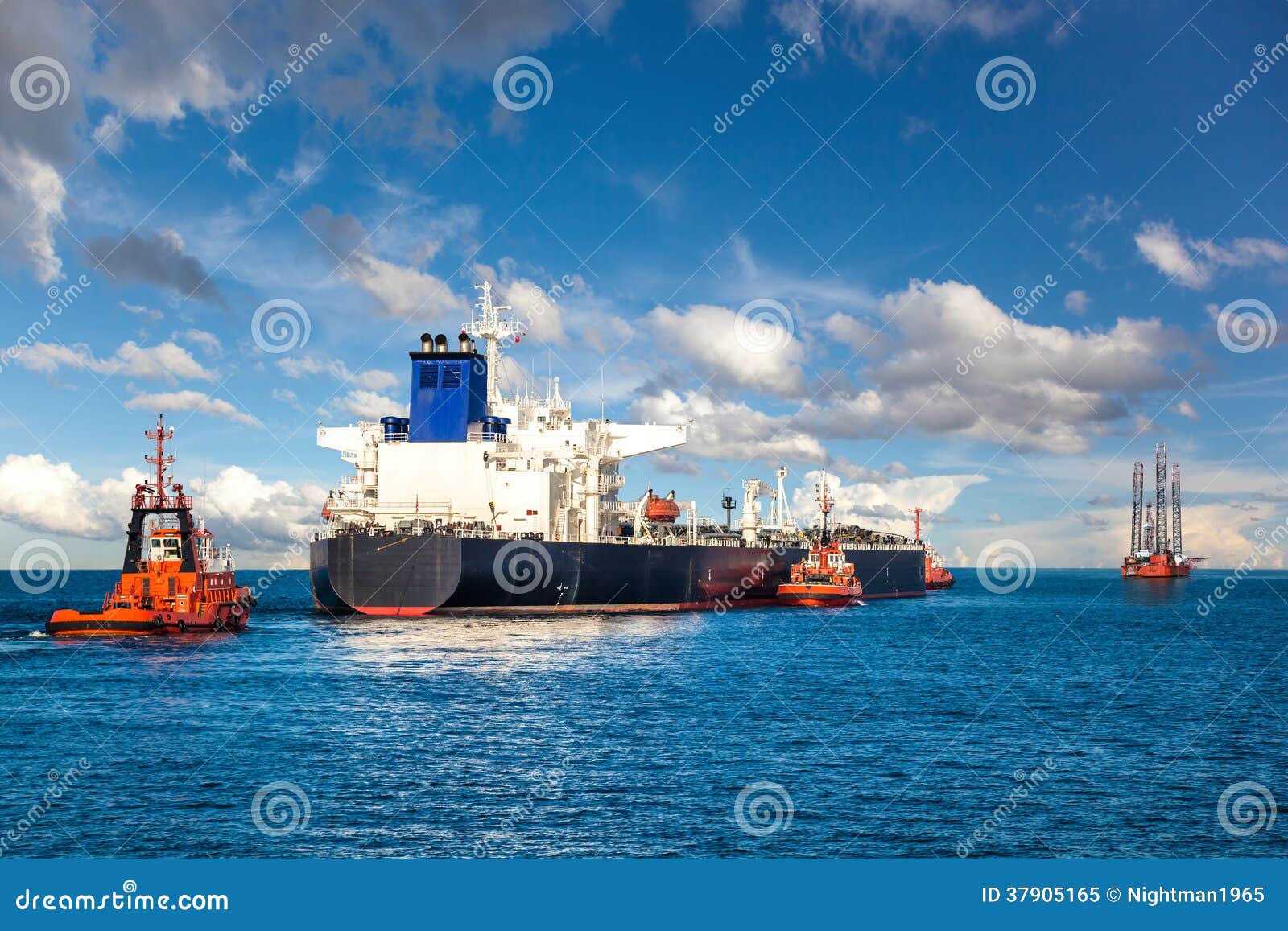 Sleepboot Die Een Tanker Slepen Stock Afbeelding - Image of boring ...