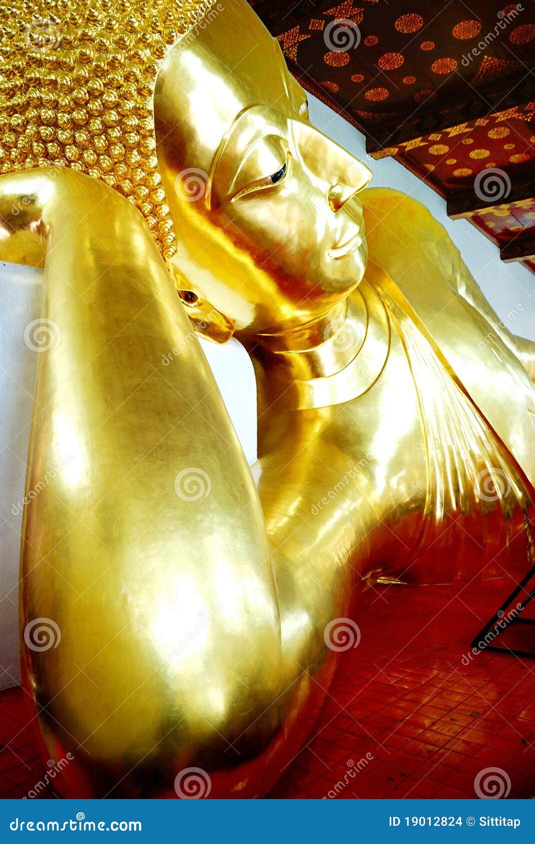 Sleeping Buddha stock photo. Image of eyes, face, bangkok - 19012824