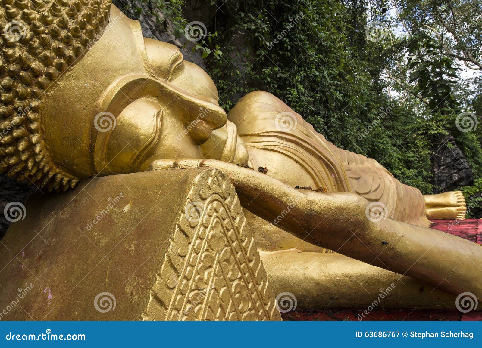Sleeping Buddha stock image. Image of gold, civilization - 63686767