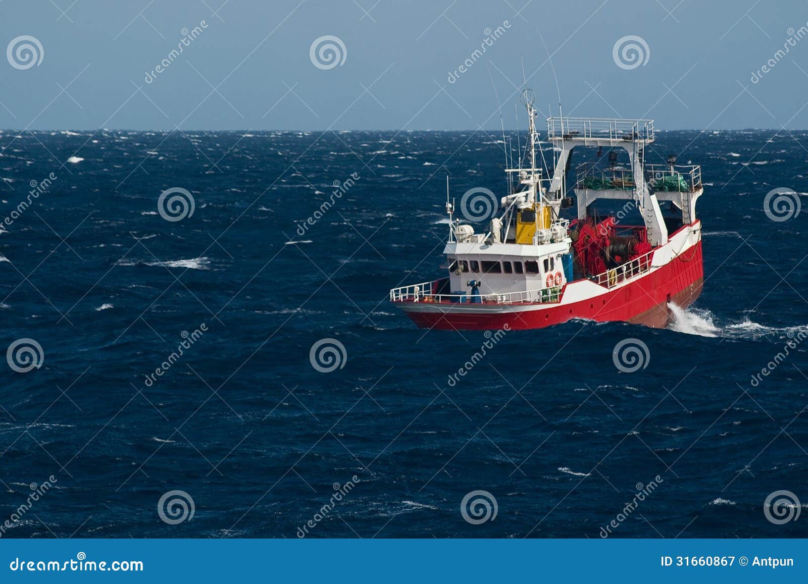 Sleepnet Visserij stock afbeelding. Image of oceaan, industrie - 31660867