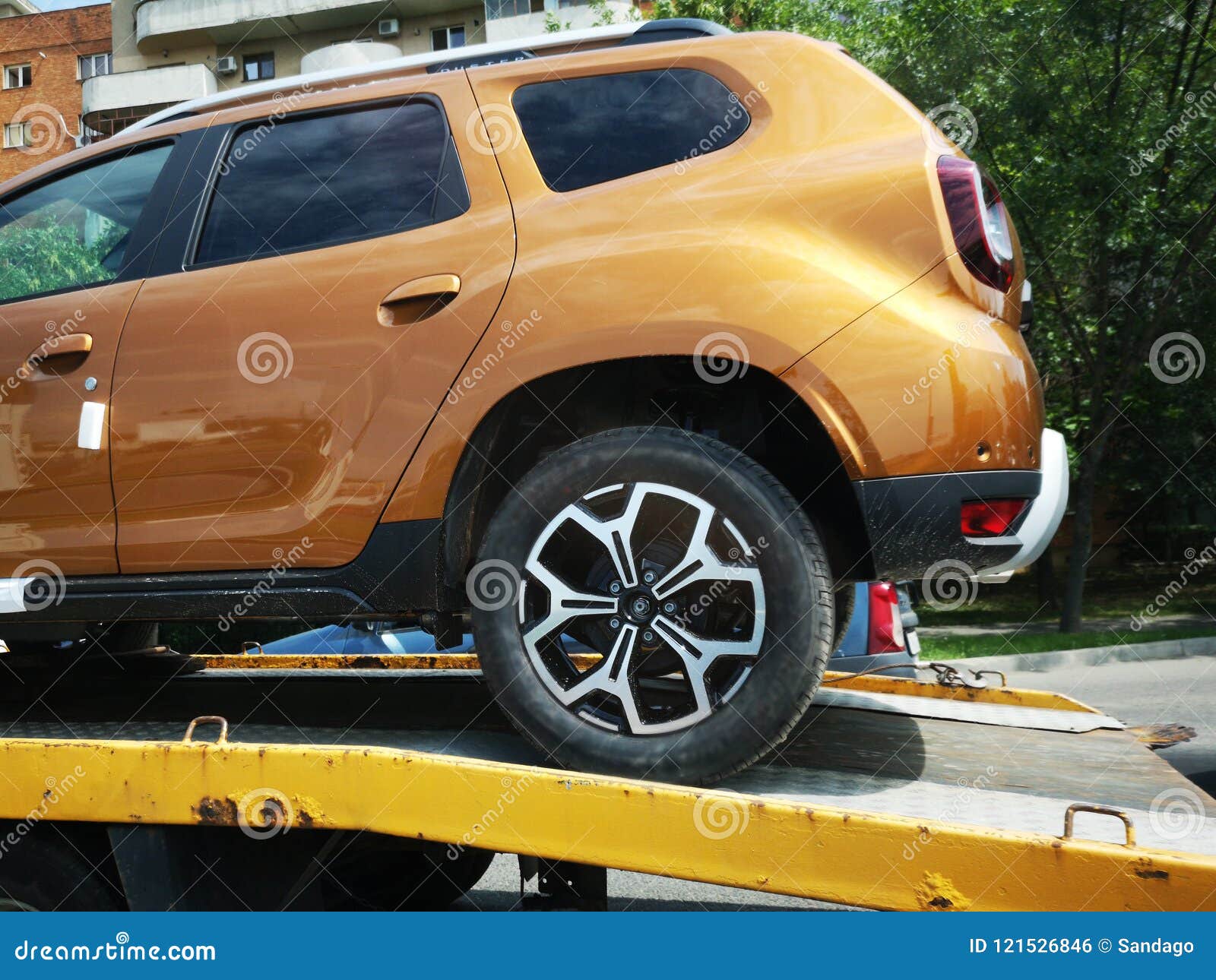 Slepen met auto stock foto. Image of frustratie, congestie - 121526846