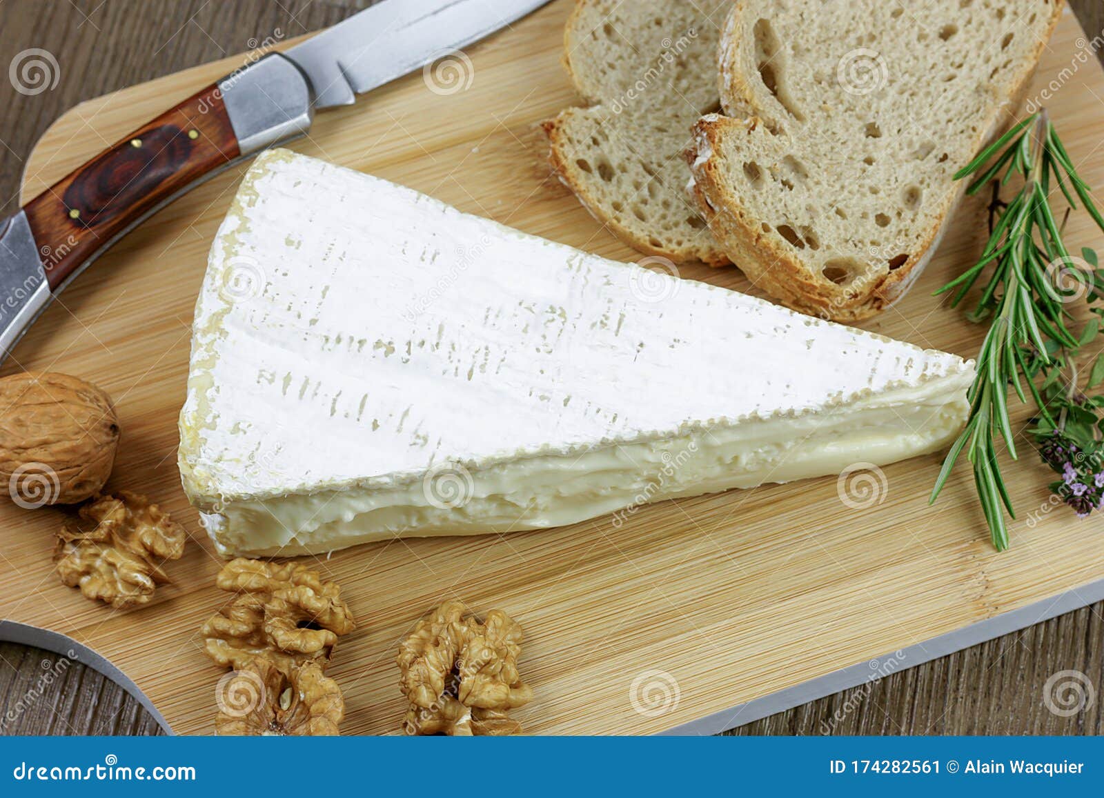 Slice of brie and bread stock image. Image of slice - 174282561