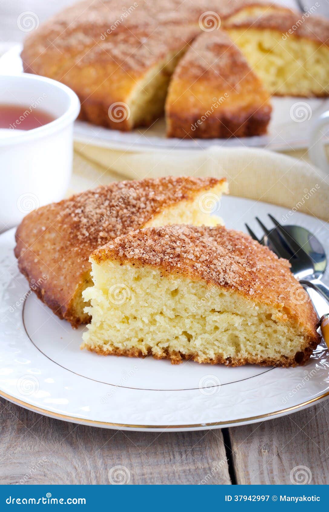 Slice of cinnamon tea cake stock image. Image of food - 37942997