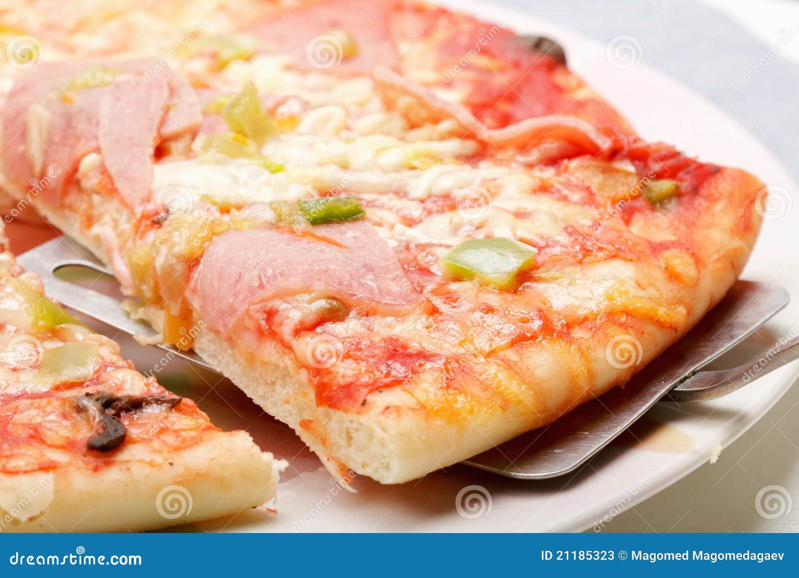 Slice of Pizza on Spatula Closeup Stock Image - Image of lunch, cuisine ...