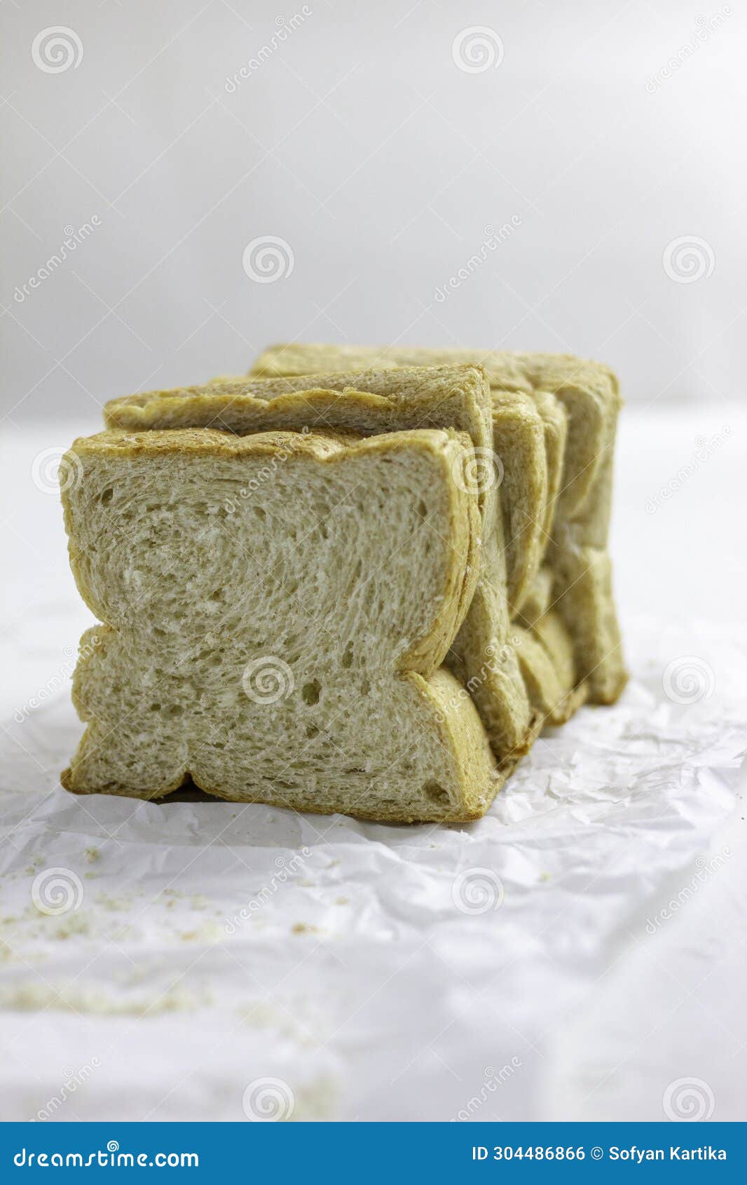 Sliced Loaf Bread Arrangement Stock Photo - Image of bread, sliced ...
