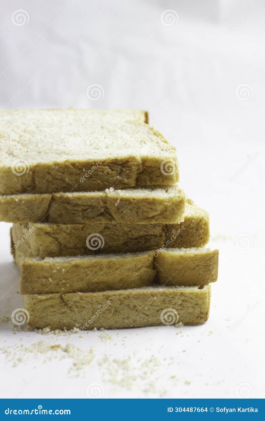 Sliced Loaf Bread Arrangement Stock Photo - Image of meal, loaf: 304487664