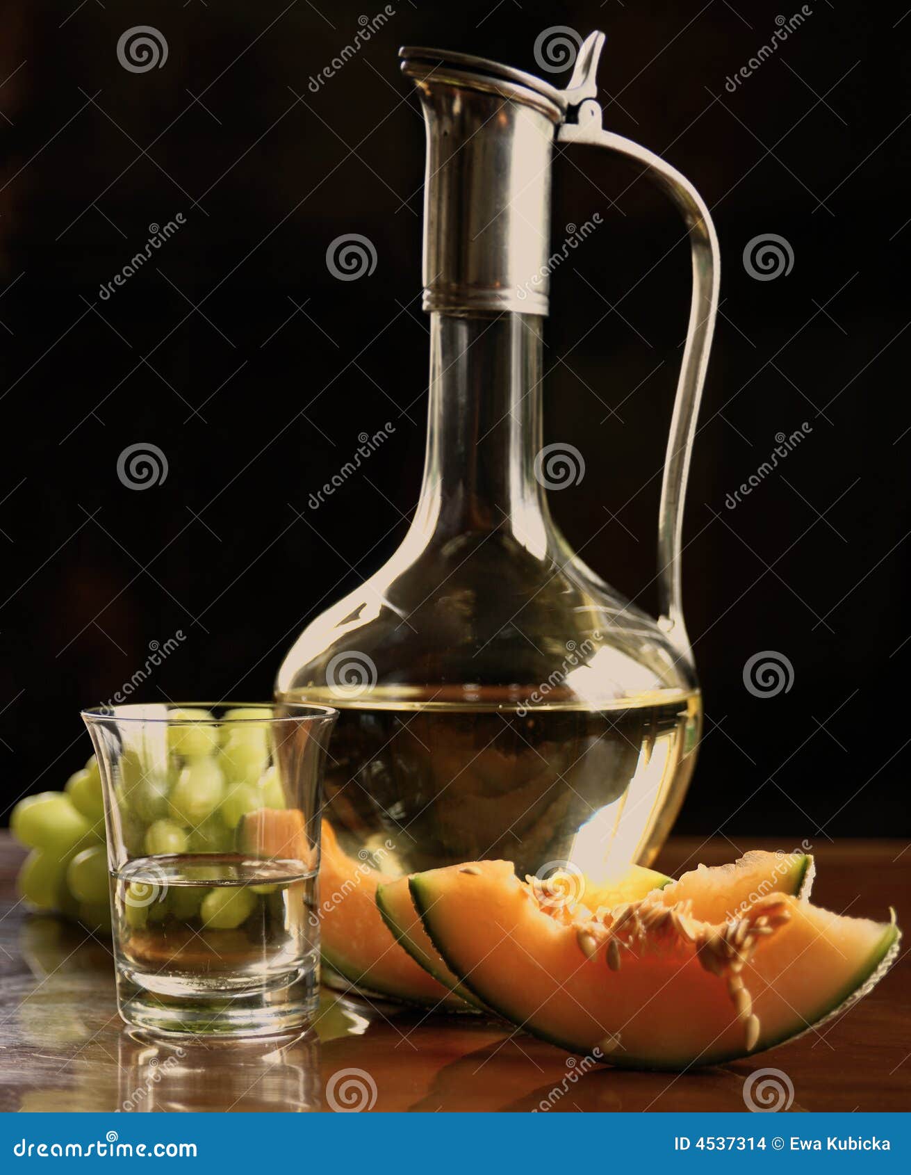 Sliced Melon and White Wine Stock Photo - Image of slice, wine: 4537314