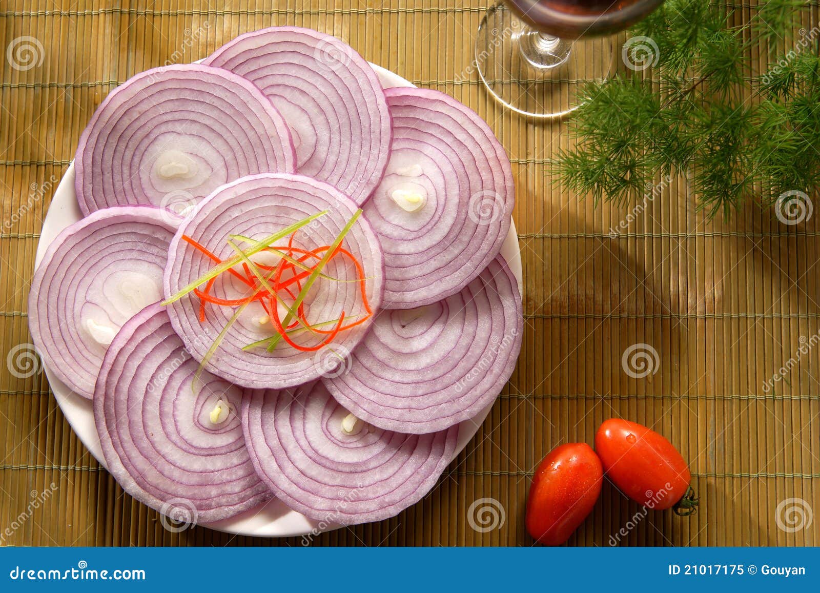 Sliced onion platter stock image. Image of tomato, purple - 21017175