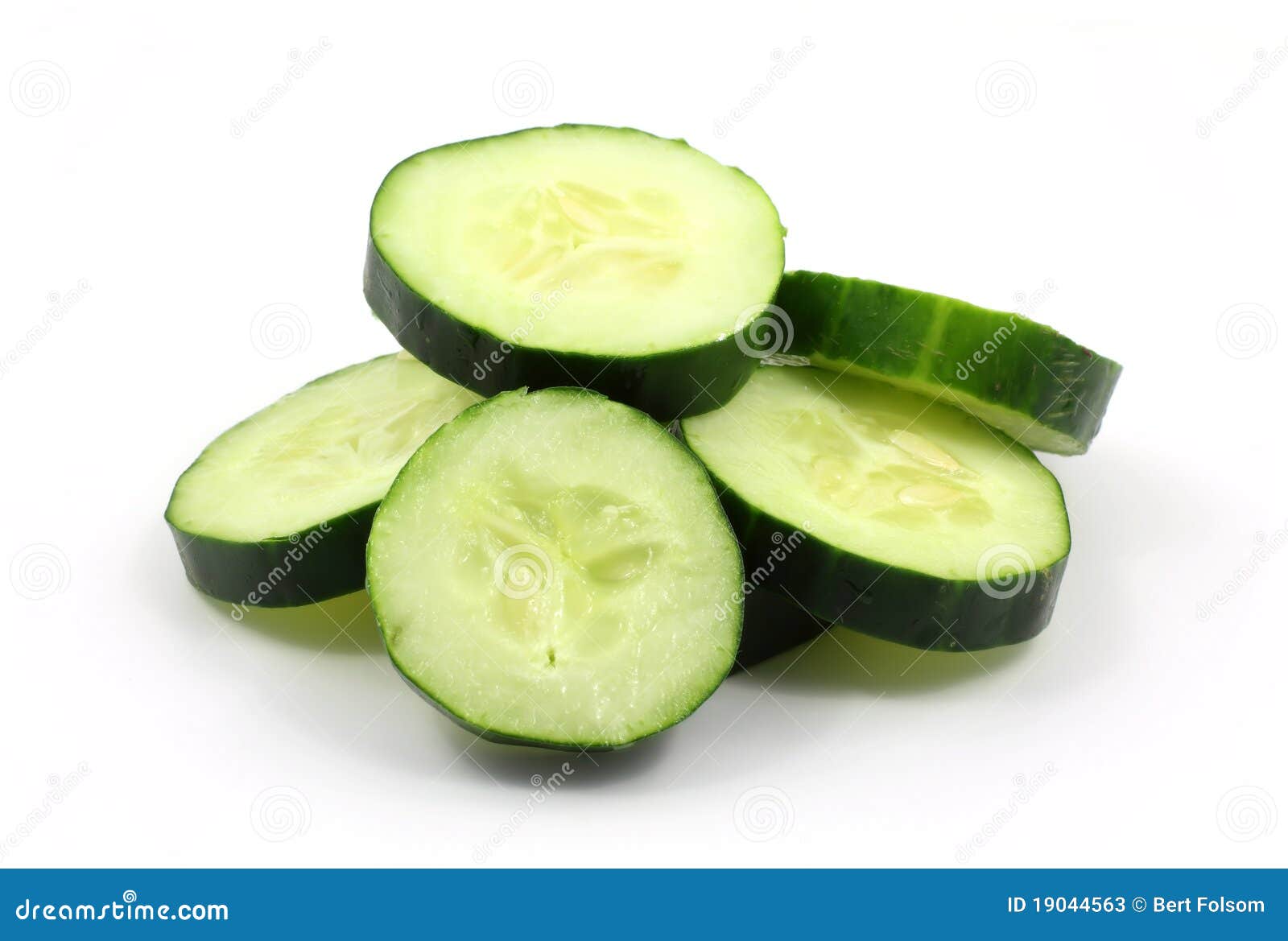 Sliced organic cucumbers stock image. Image of arranged - 19044563