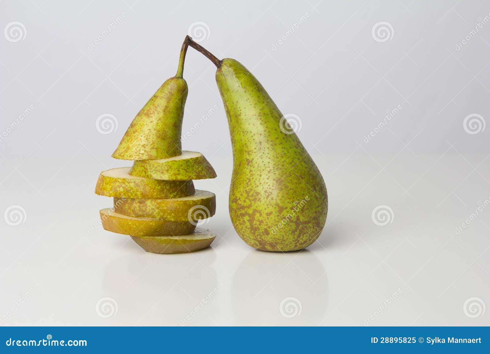Sliced pear and whole pear stock image. Image of slice - 28895825