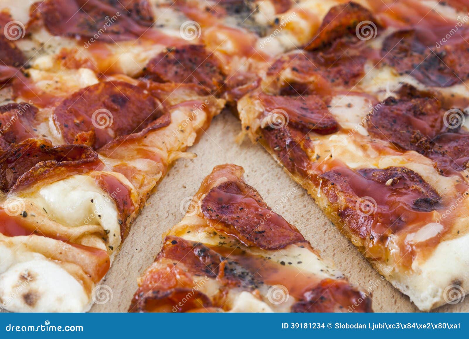 Sliced pizza pie stock photo. Image of mozzarella, fresh - 39181234