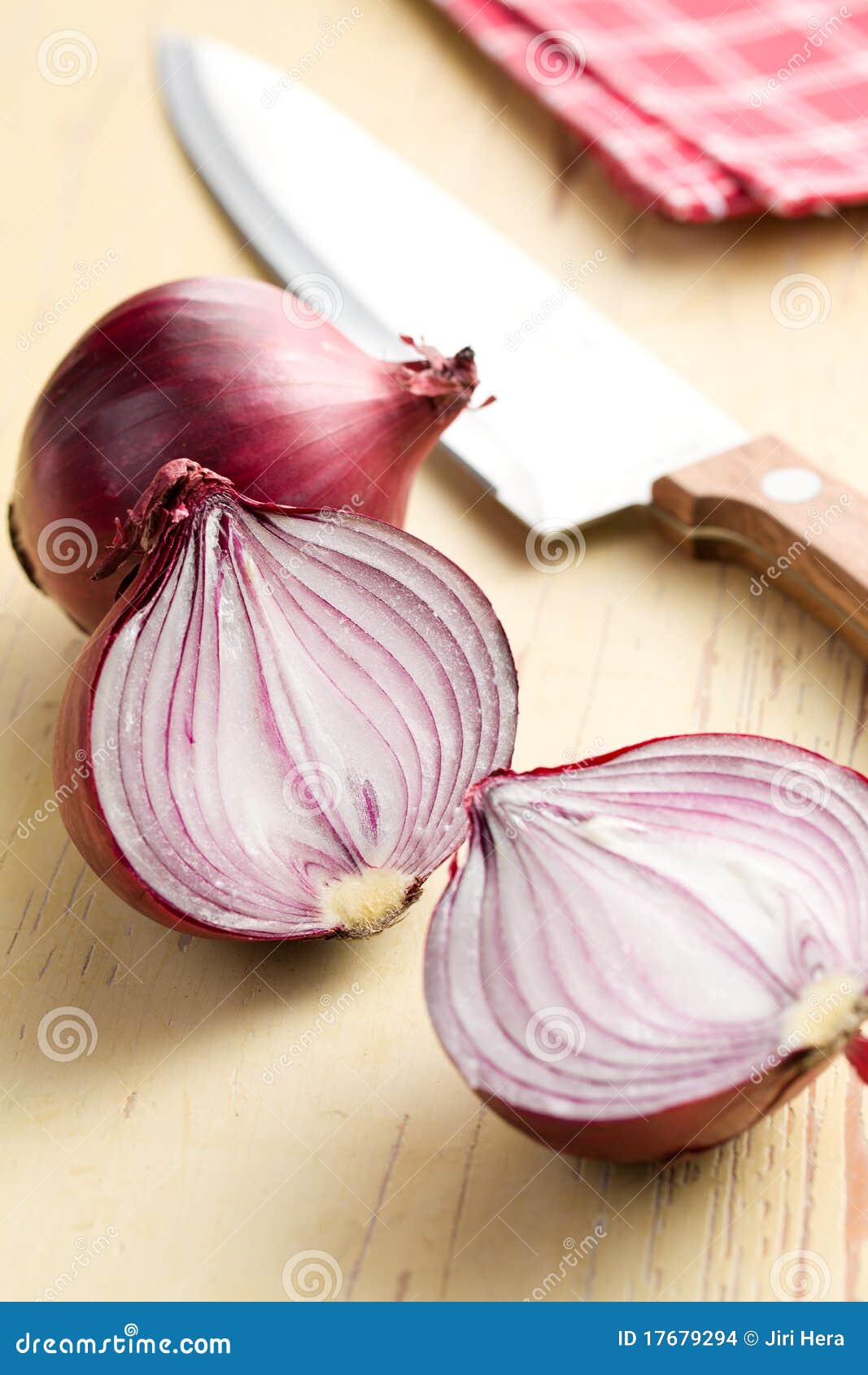 Sliced Red Onion in Kitchen Stock Photo - Image of cookery, fresh: 17679294