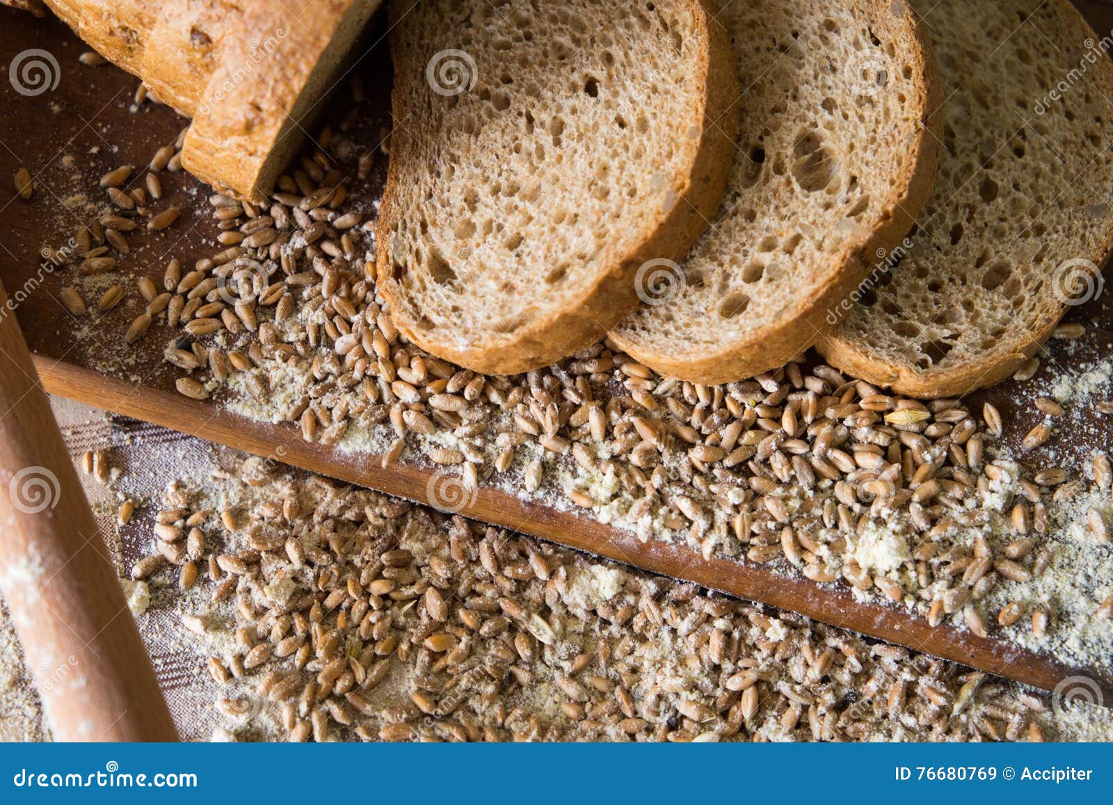 Slices of integral bread stock image. Image of brown - 76680769