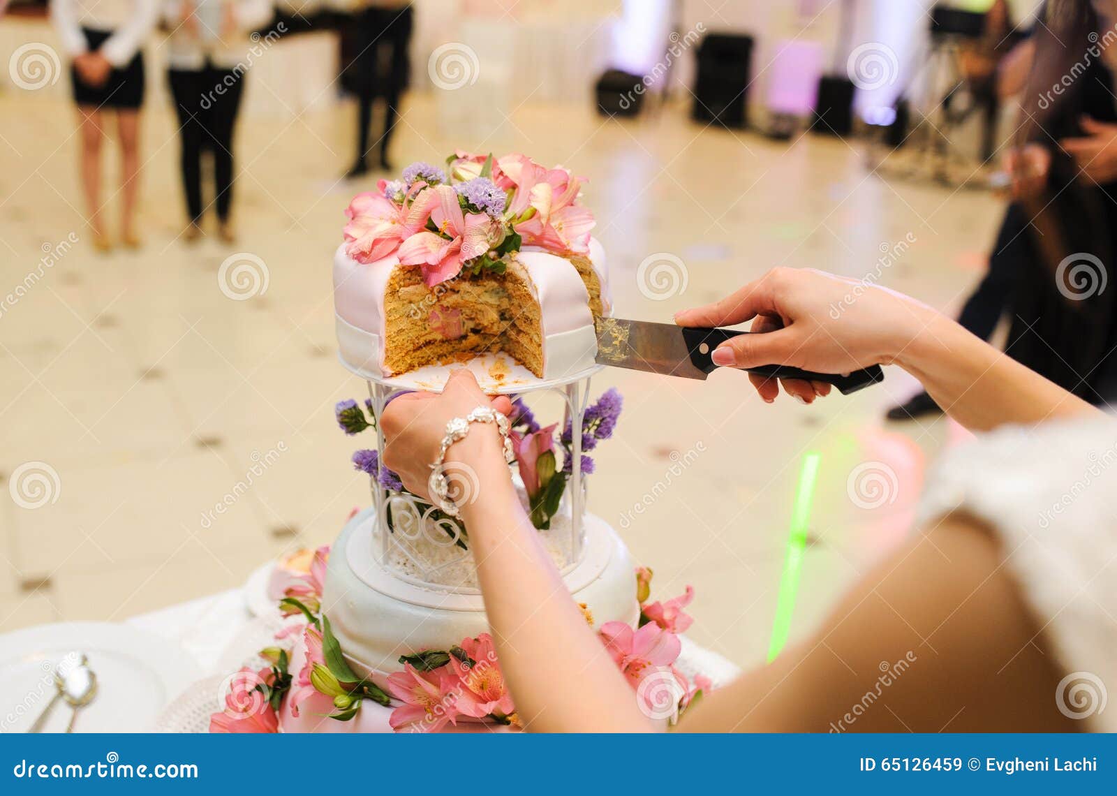 Slicing the cake stock image. Image of beauty, social - 65126459