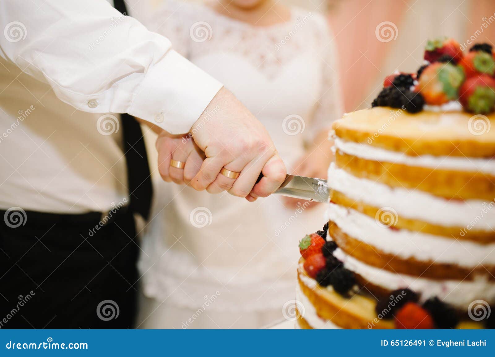 Slicing the cake stock image. Image of cake, hand, social - 65126491