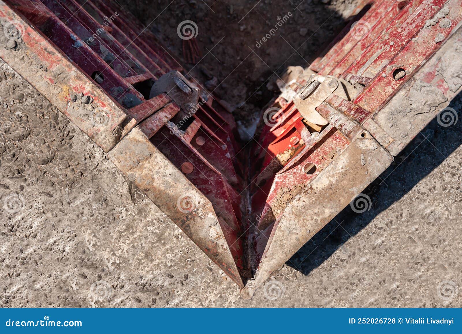 Sliding Corner Formwork in Residential Stock Photo - Image of industry ...