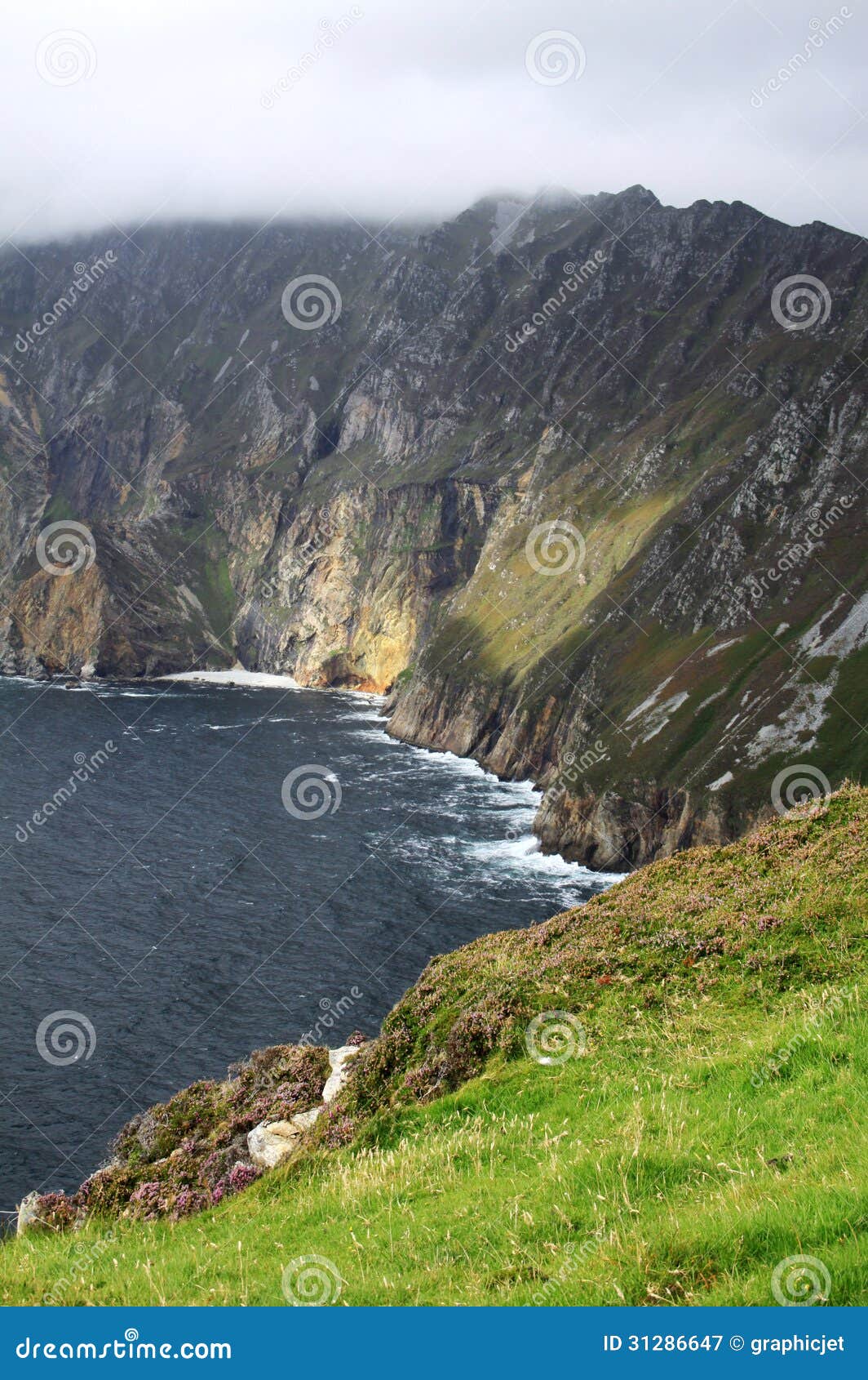 Slieve League Cliffs in Donegal Stock Image - Image of nature, grass ...