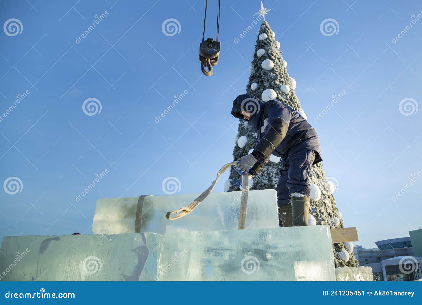 The Slinger Slings the Load with a Tape Sling Stock Image - Image of ...