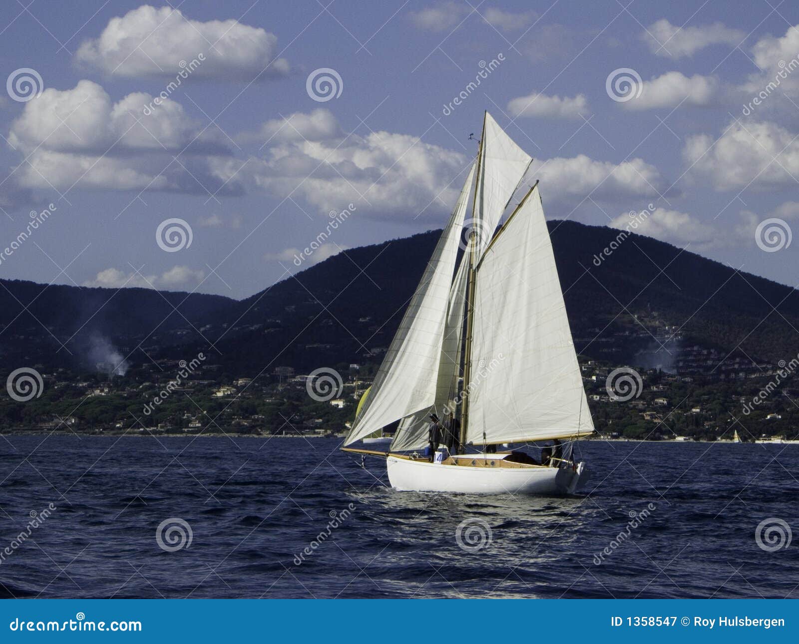 Sloop stock image. Image of nioularge, regatte, ship, klassiker - 1358547