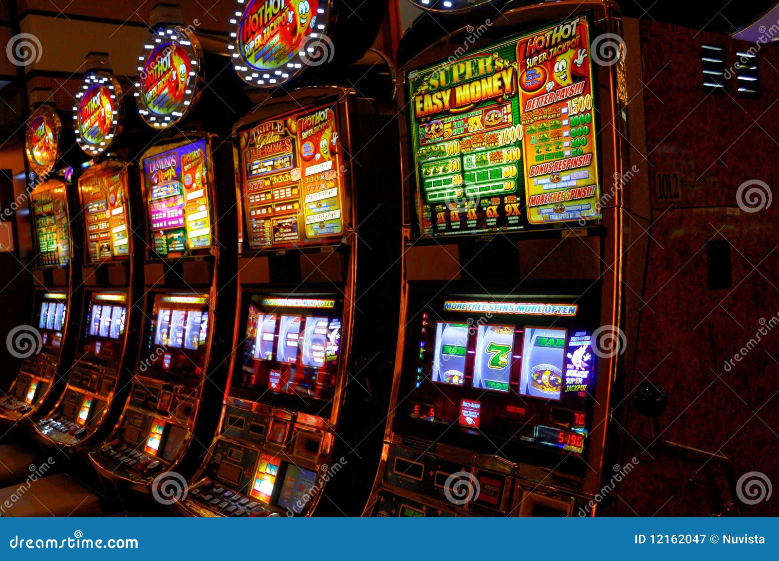 Slot machine fotografia editoriale. Immagine di gioco - 12162047