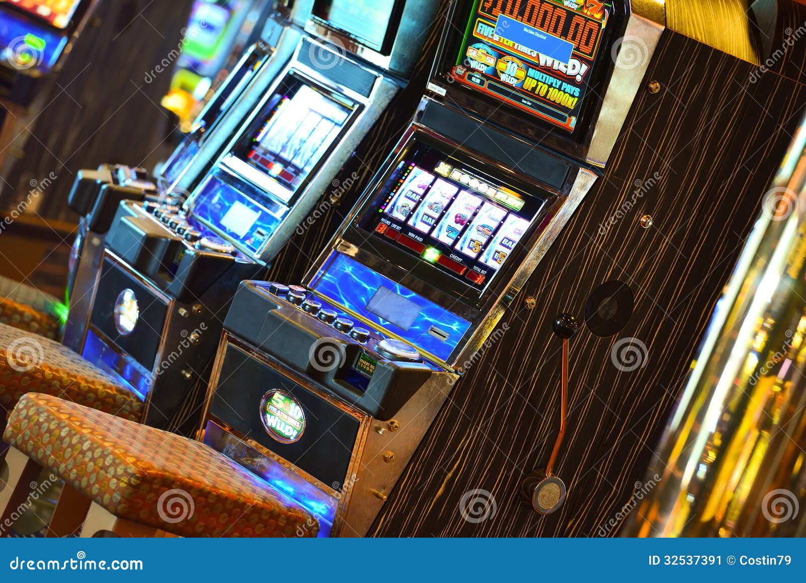 Slot Machine stock image. Image of games, chair, money - 32537391