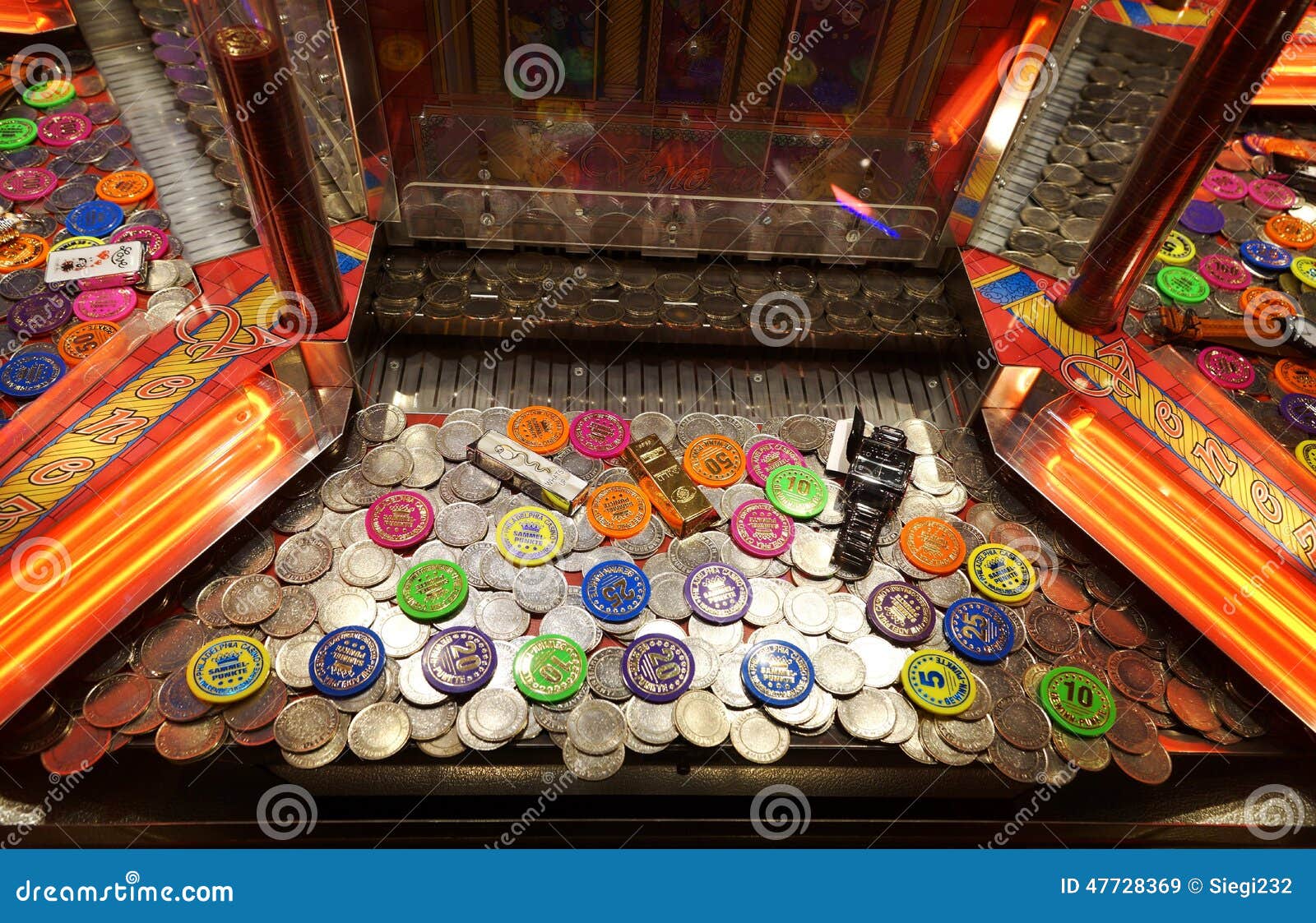 Slot machine editorial stock image. Image of shops, flaunt - 47728369