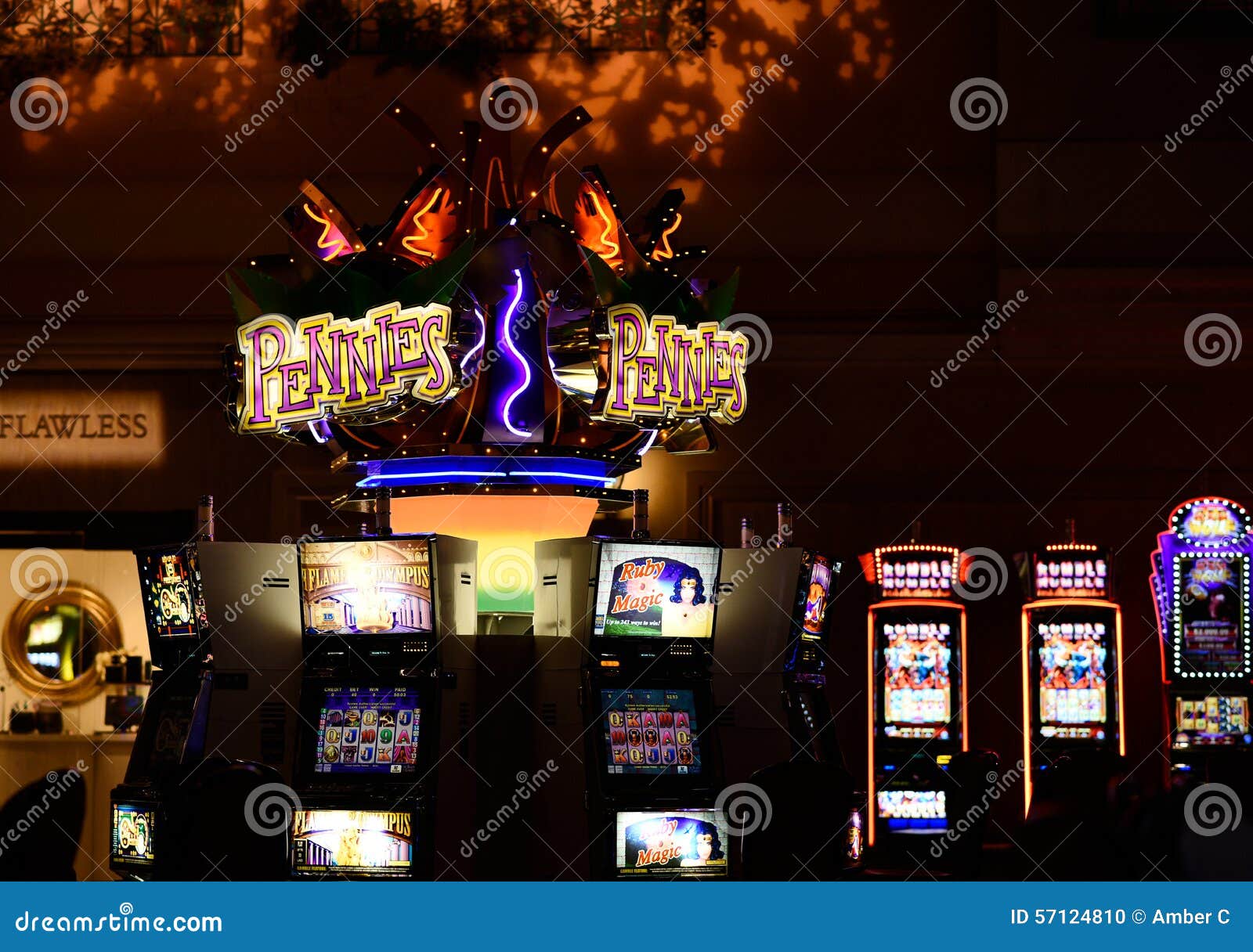 Slot machine Las Vegas immagine editoriale. Immagine di gioco - 57124810