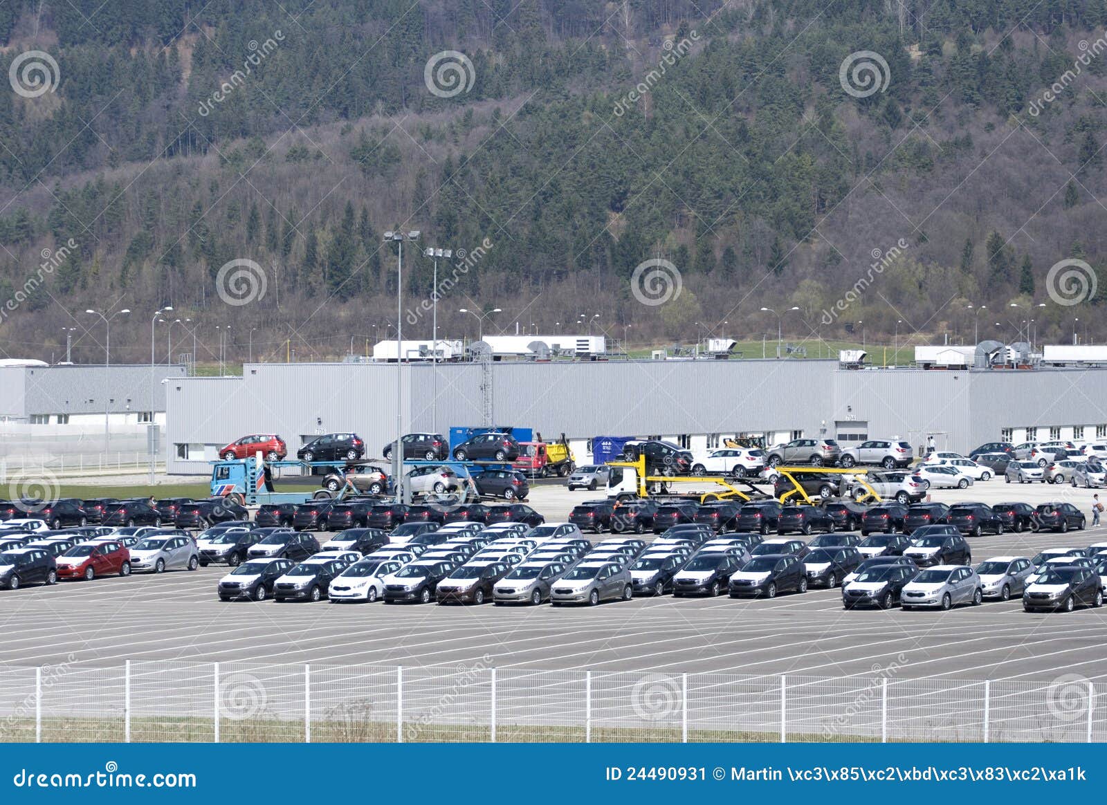 Slova-KIA editorial photo. Image of auto, coche, industry - 24490931