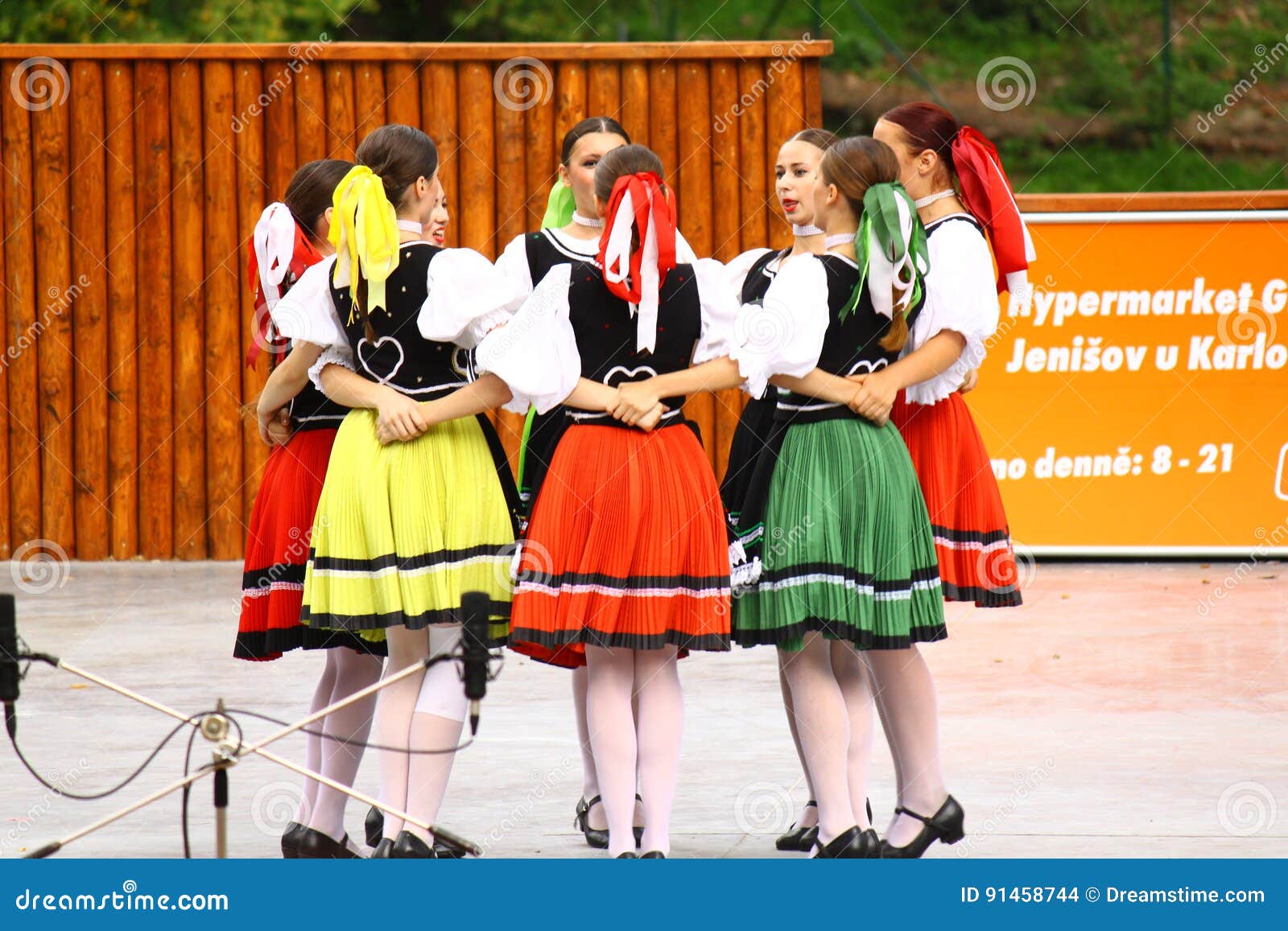 Slovak folklore dance editorial stock image. Image of movement - 91458744