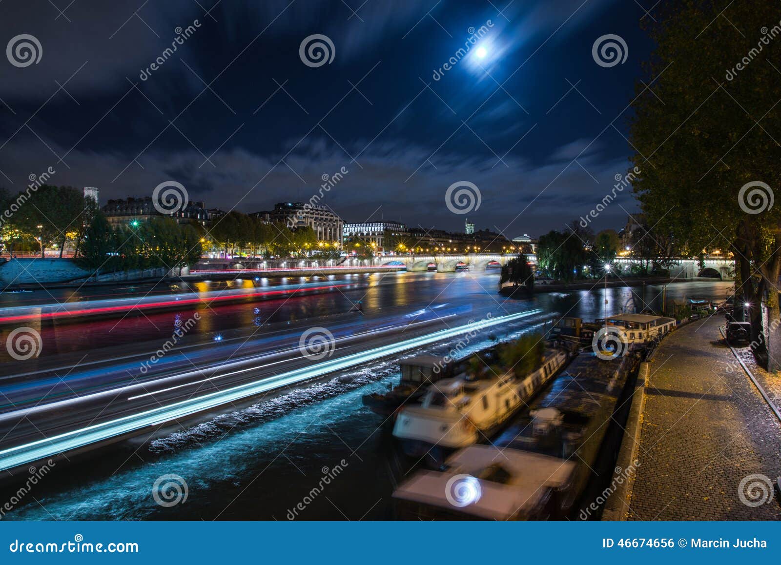 Slow Motion Scene on River Seiene in Paris Editorial Photo - Image of ...