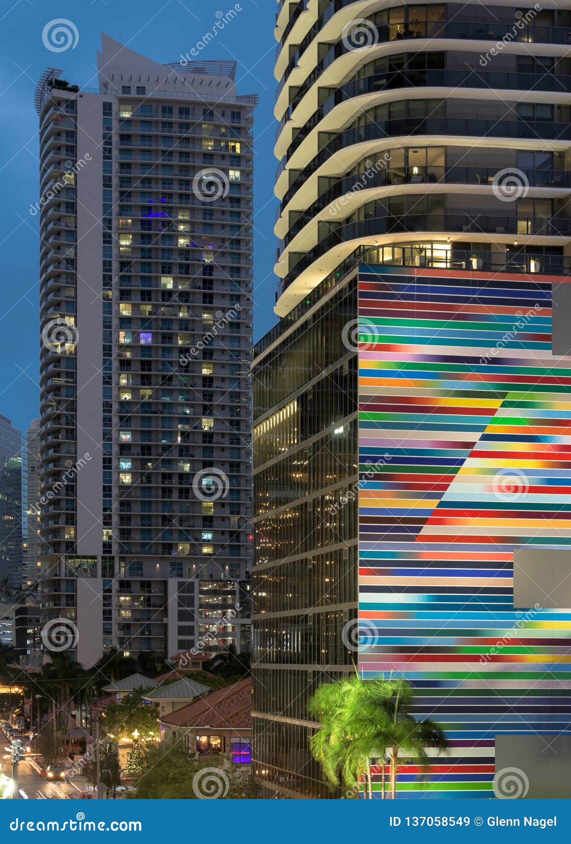 SLS LUX Brickell Condos De Miami Imagen de archivo editorial - Imagen ...