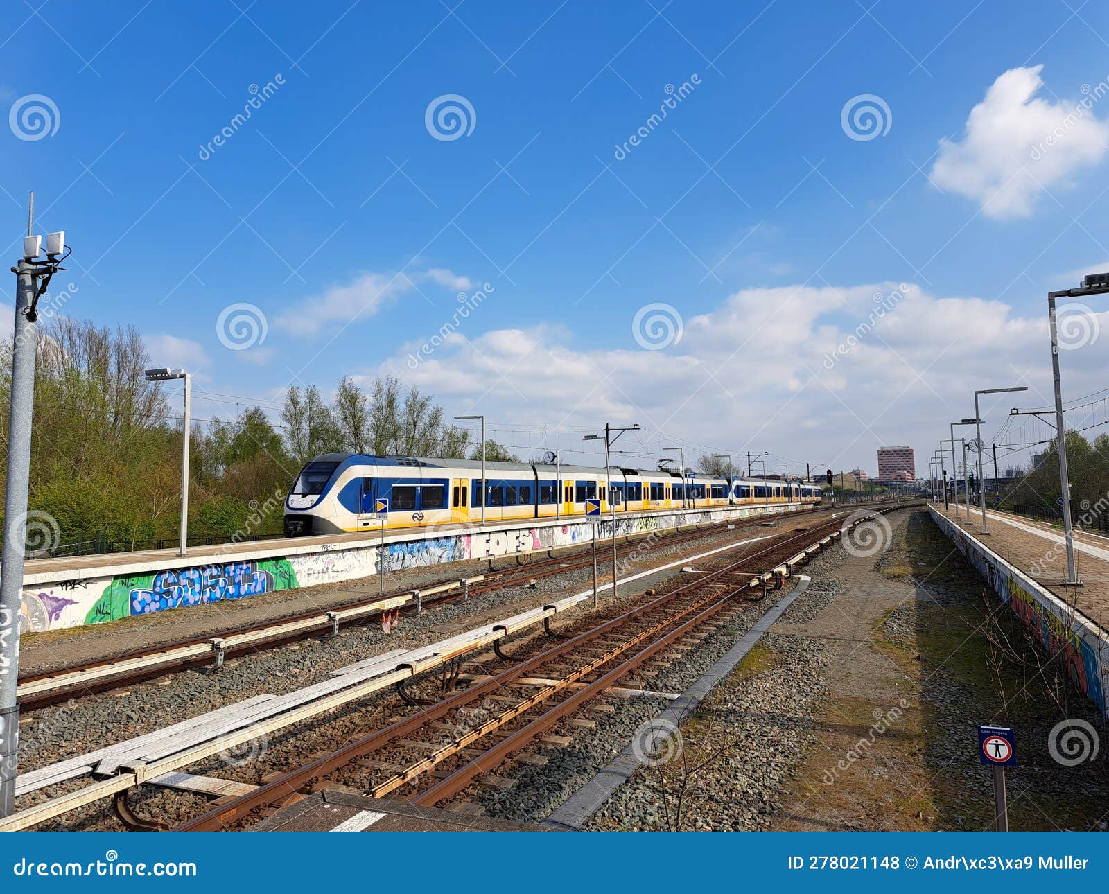SLT Commuter Sprinter Trains from NS at the Duivendrecht Railway ...
