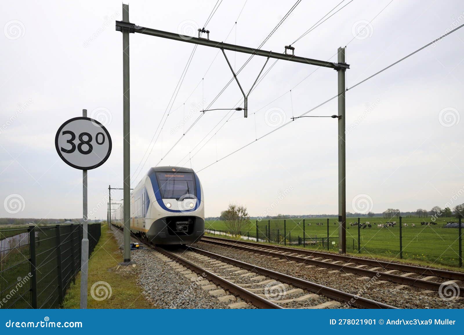 SLT Local Commuter Train on Track between Gouda and Rotterdam Editorial ...