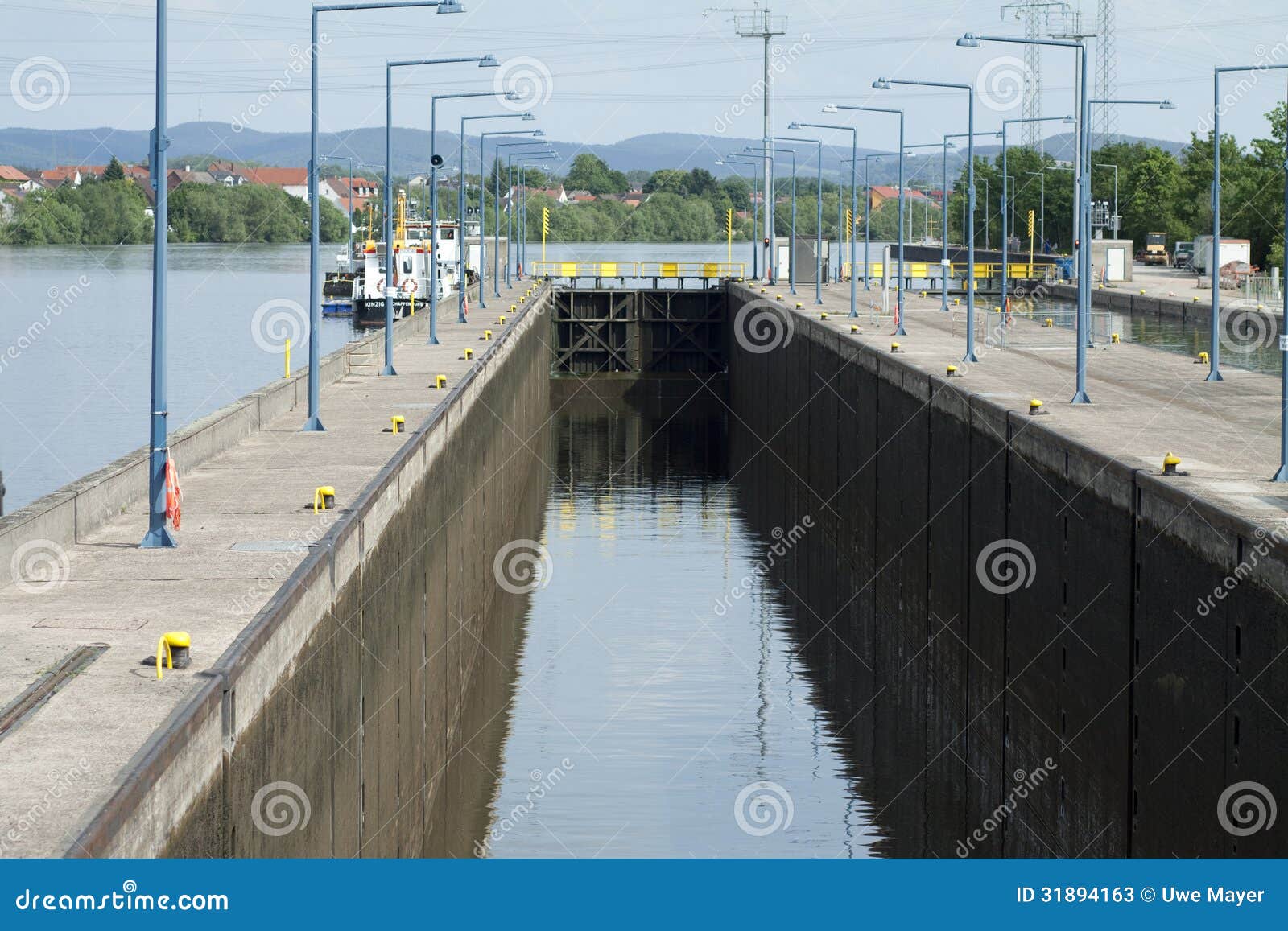 Sluice Channel with Driveway Stock Image - Image of lamp, driveway ...