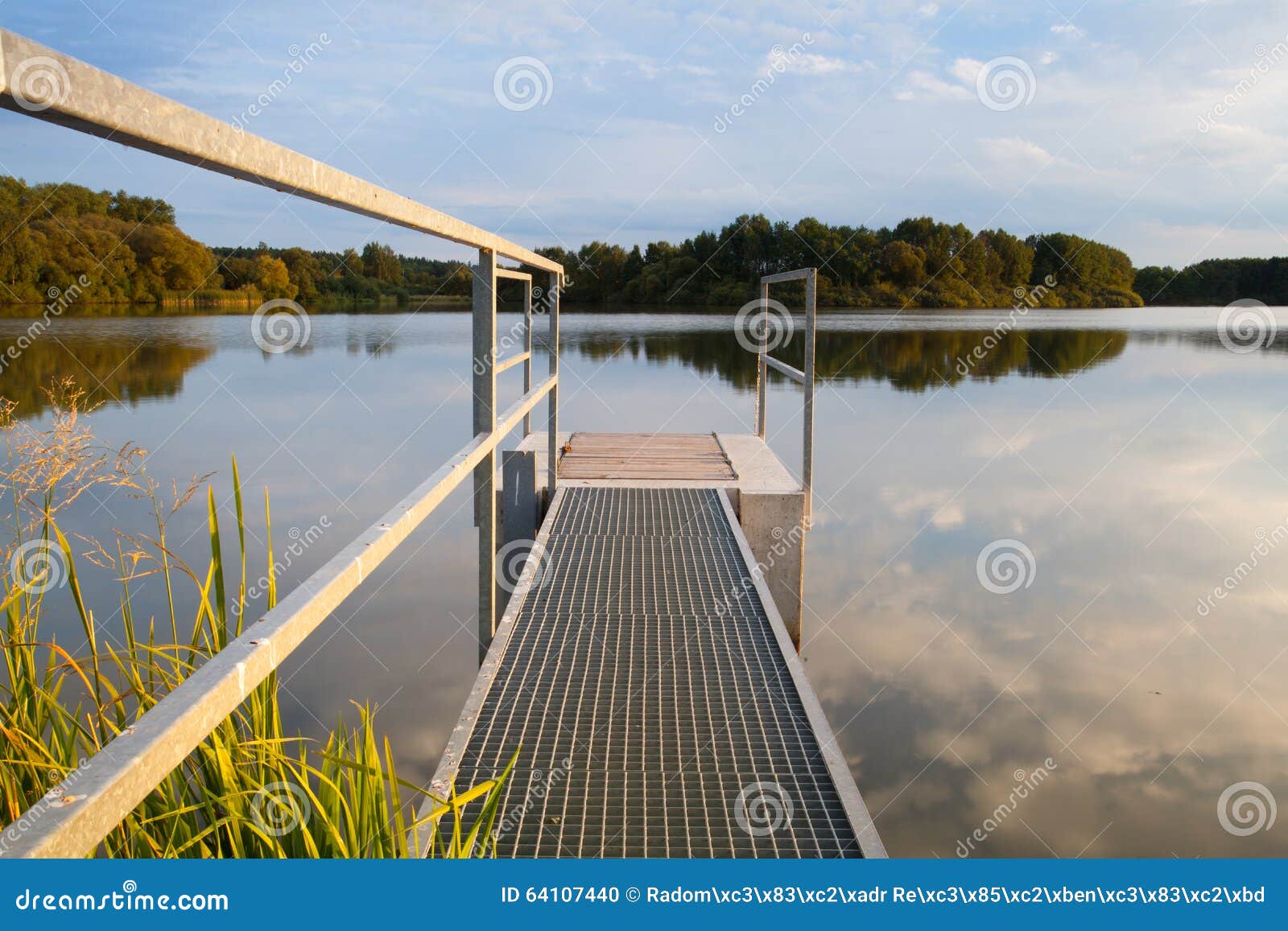 Sluice gate on the pond stock photo. Image of autumn - 64107440