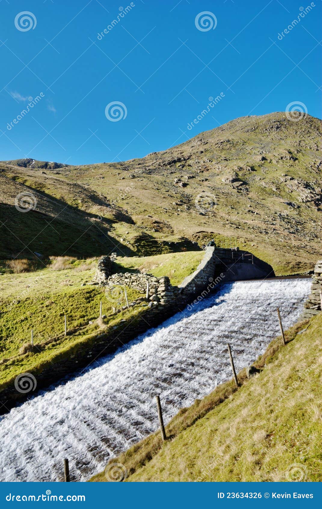Sluice and Spillway stock photo. Image of regulate, channel - 23634326