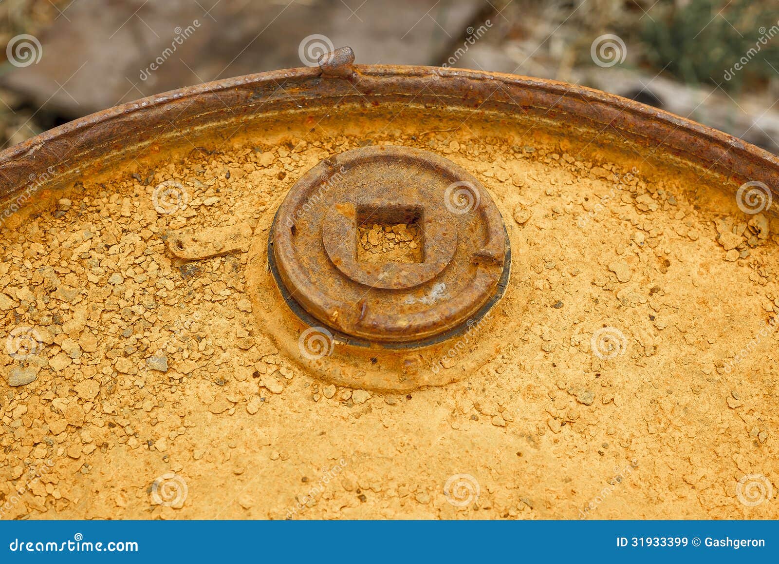 Sluiting Van Het Vat, Roestig Vatdeksel. Stock Afbeelding - Image of ...