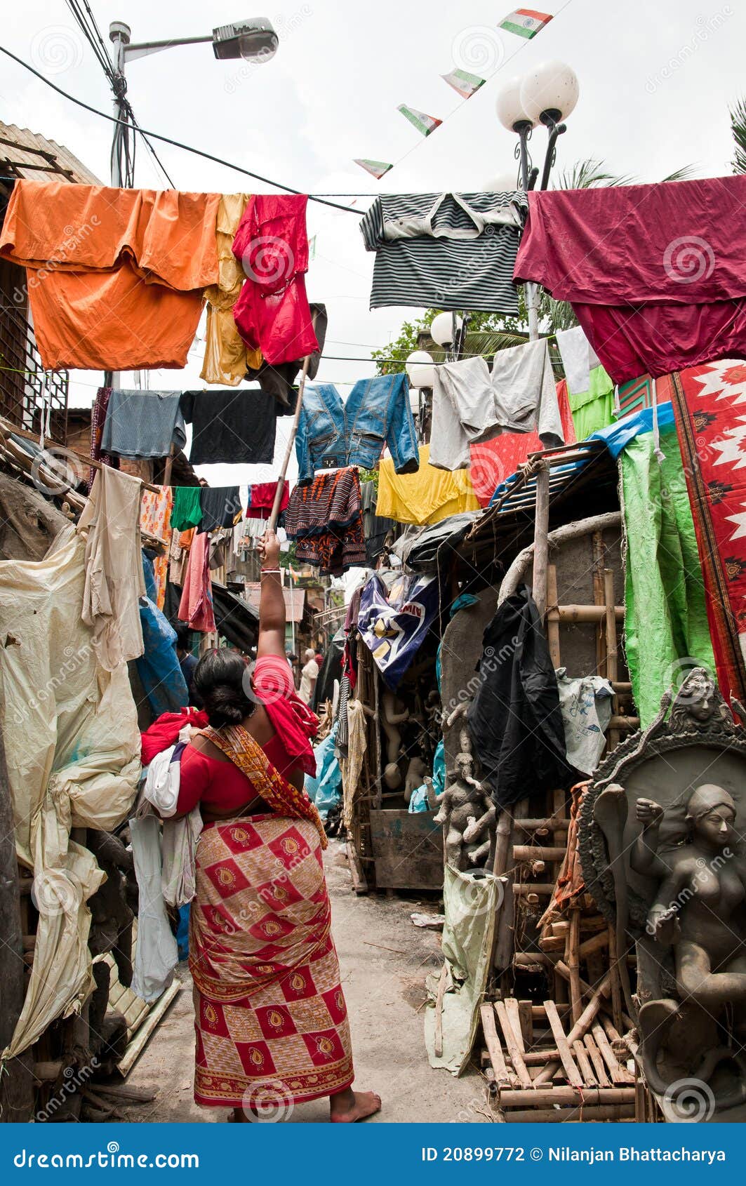 Slum area of India editorial photography. Image of india - 20899772