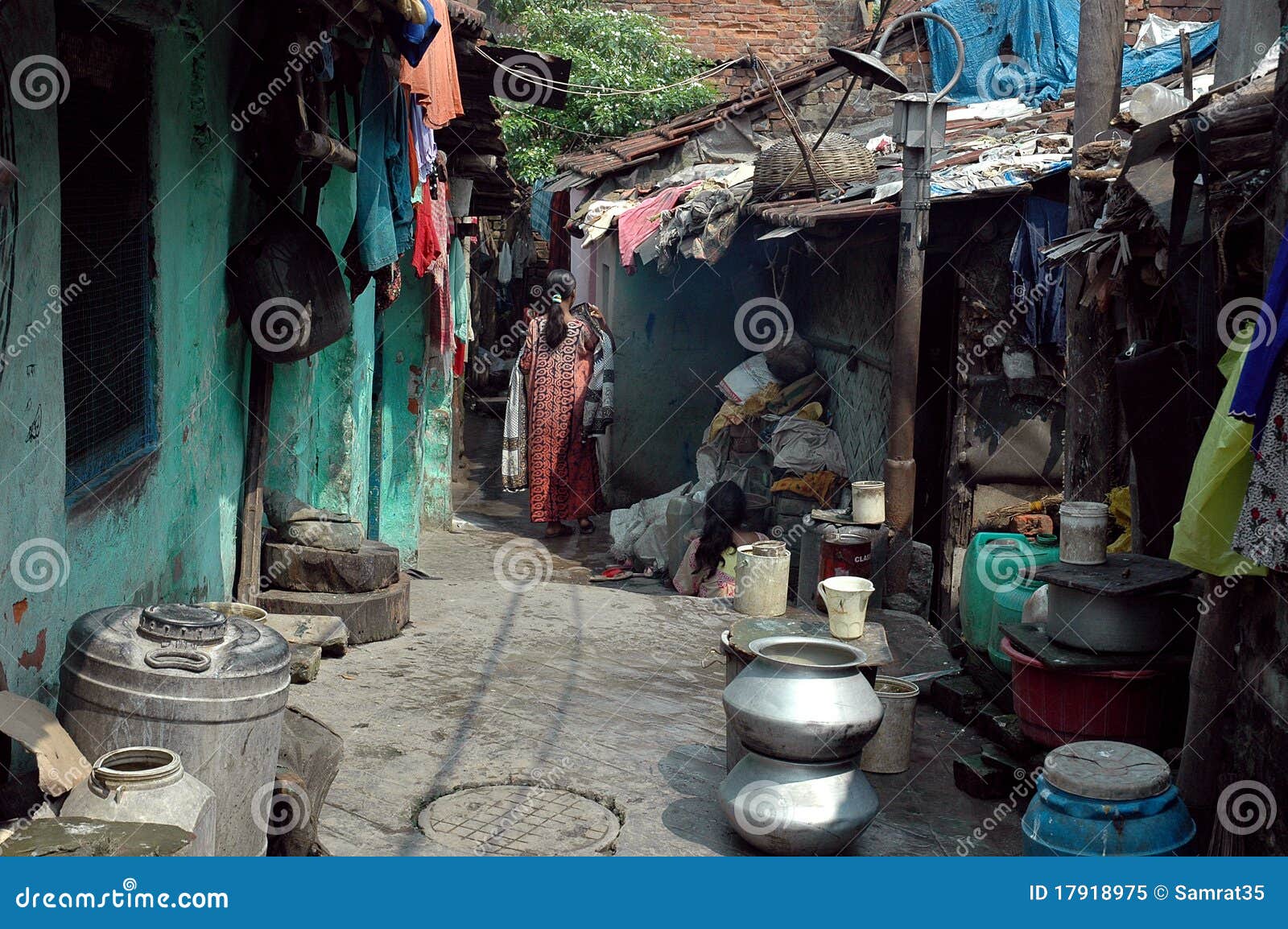 Slum Dwellers of Kolkata-India Editorial Image - Image of life, cloth ...