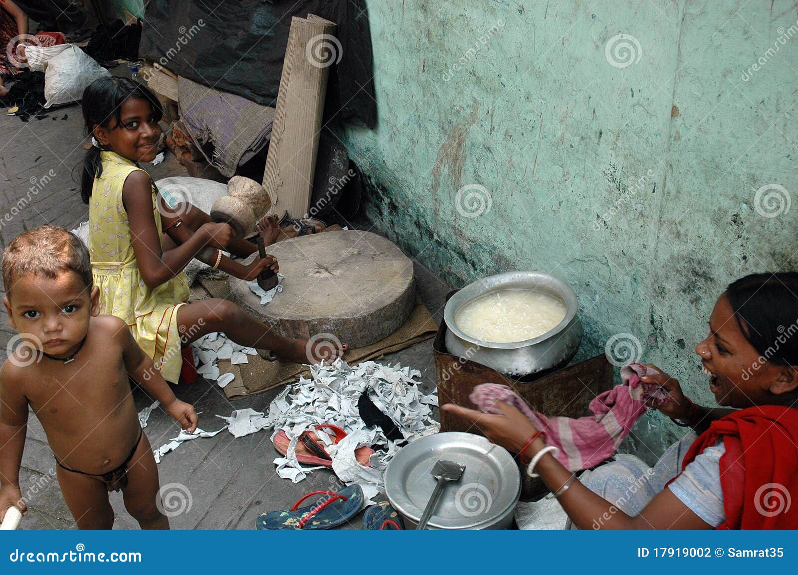 Slum Dwellers Of Kolkata-India Editorial Photography - Image: 17919002