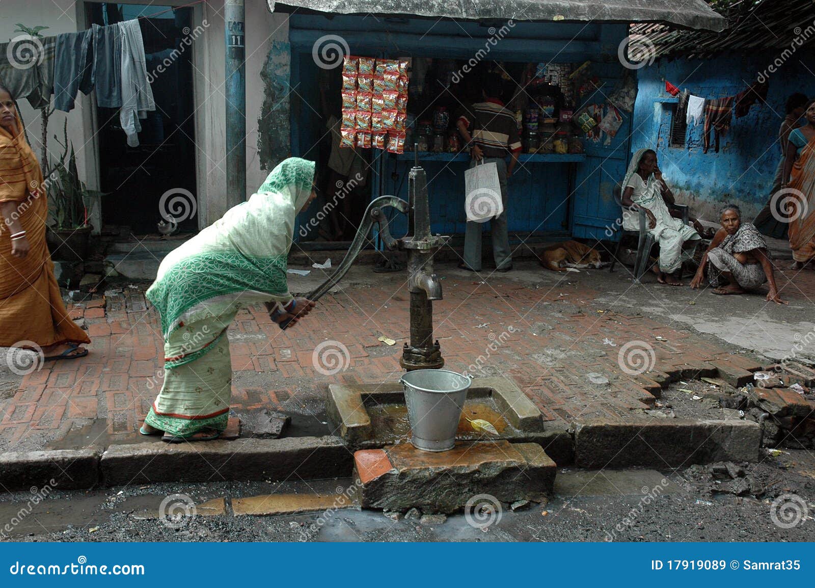 Slum Dwellers of Kolkata-India Editorial Stock Image - Image of tools ...
