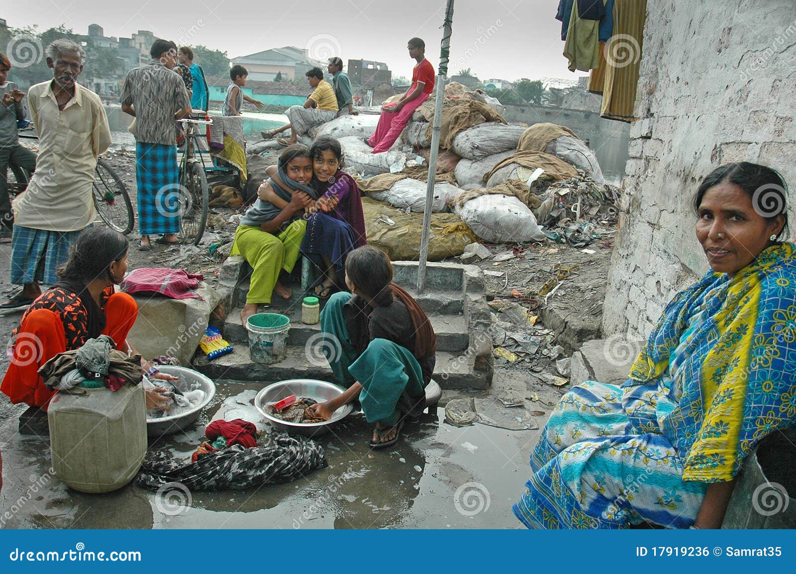 Slum Dwellers of Kolkata-India Editorial Photo - Image of slum, living ...