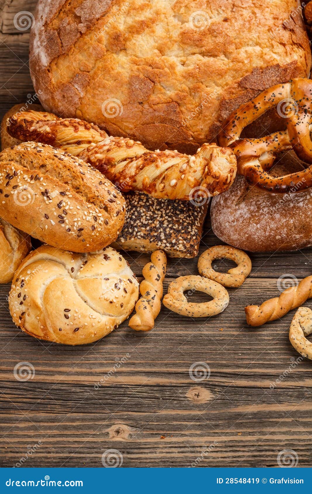 Smakowici chleby obraz stock. Obraz złożonej z chleby - 28548419